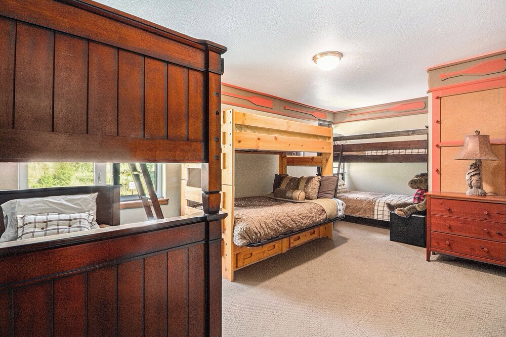 Peaks + Pines + Playtime | Your Iconic Retreat - Granby, CO