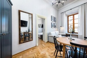 Suite Comfort, Vista para a cidade | Cofre no quarto, com decoração personalizada 