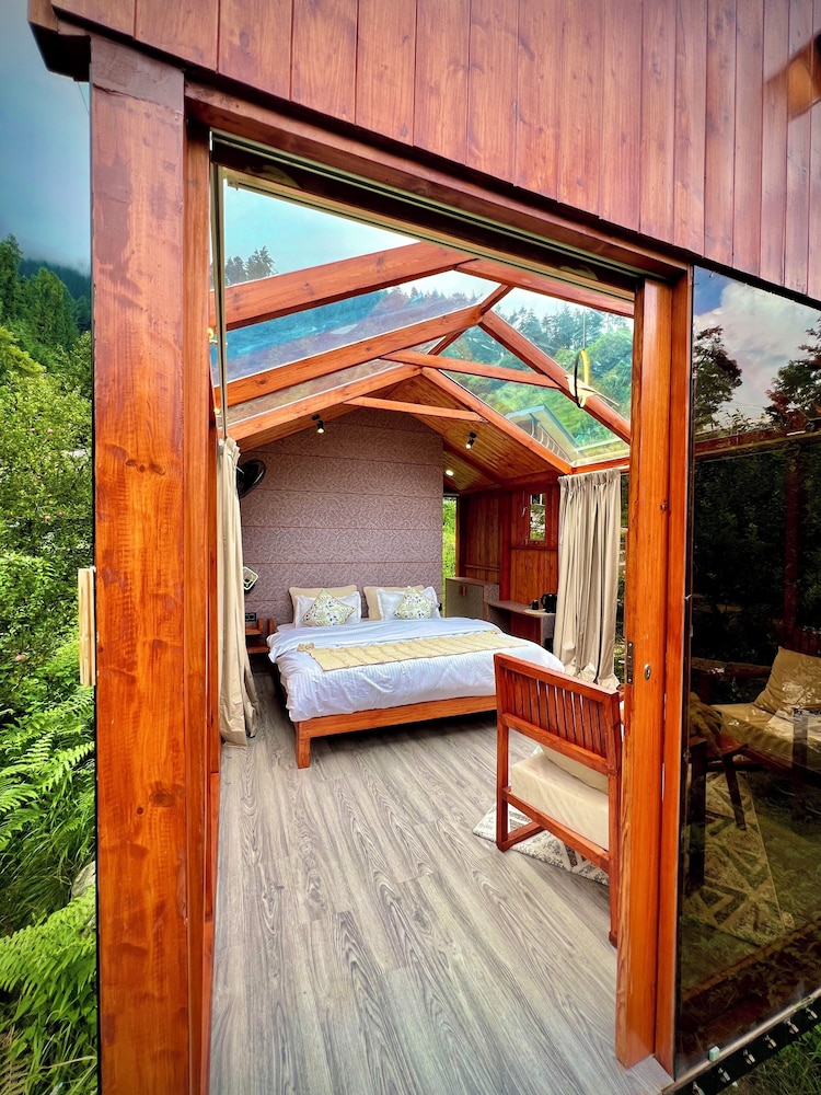 Glass Cabins & Cafe By Urban Monk - Manali