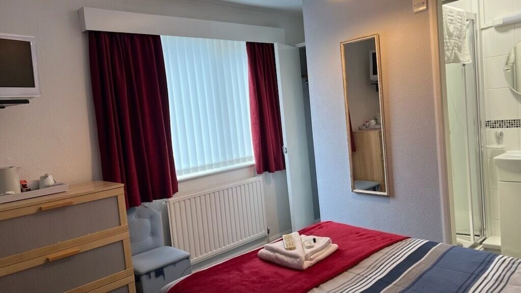 3 - Standard Single Room - W/bath Birmingham - Room 3 - Totnes