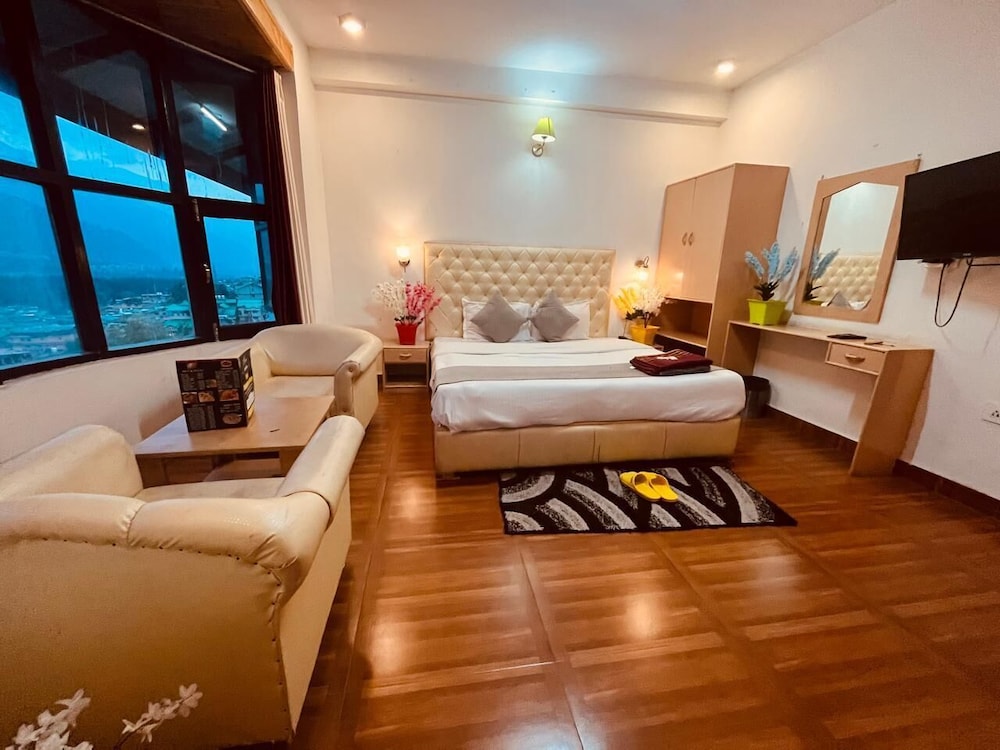 호텔 하딤바 팰리스 - 마날리