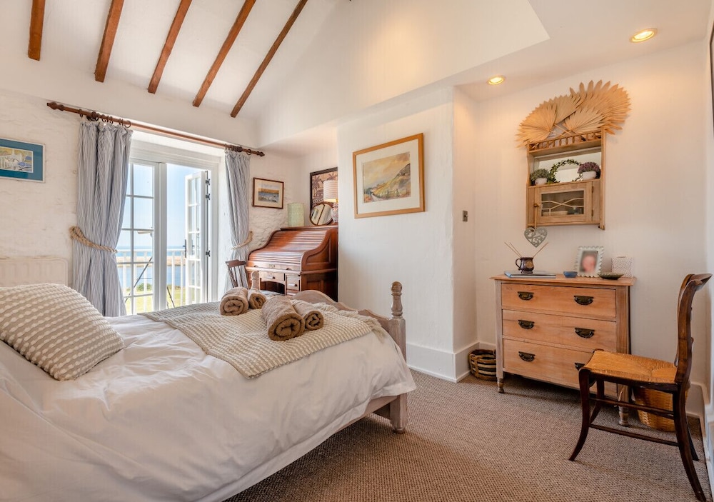 Reflections - Two Bedroom House, Sleeps 4 - Dorchester