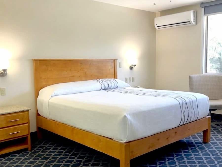 Quarto Júnior | Cortinas/cortinados opacos, Wi-fi grátis, roupa de cama fornecida