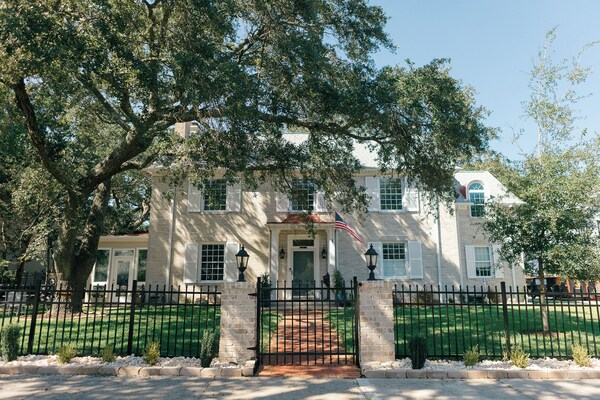 The Carriage House Inn Bed And Breakfast - Southport, NC