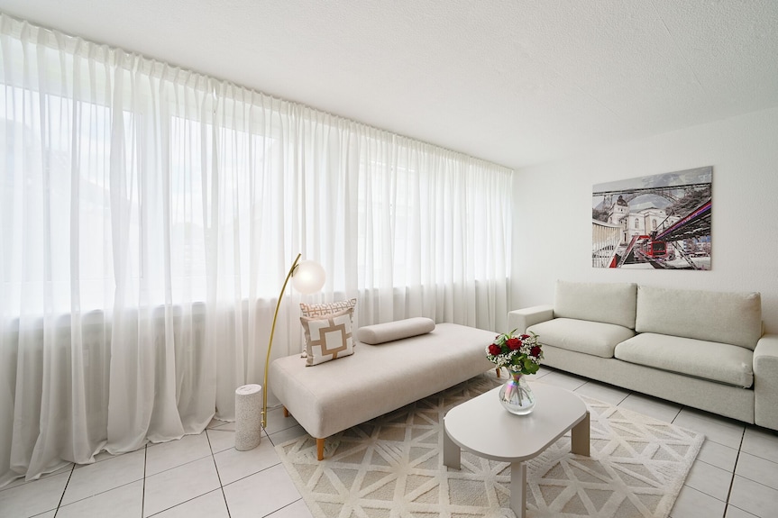 Spacious & Beautiful 5 Room Apt Sleeps 10- City Center Wuppertal - Wuppertal