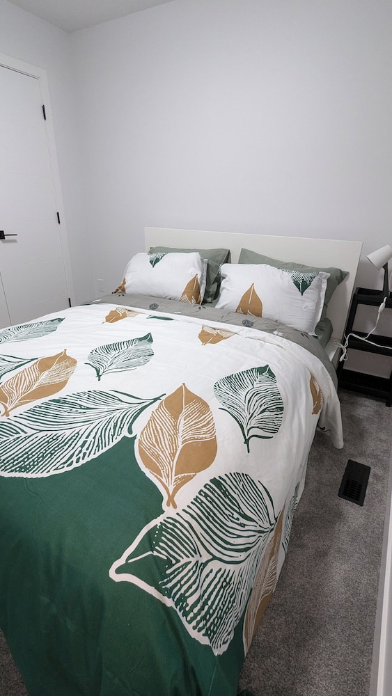President's Choice: Executive Guest Lodge - Edmonton