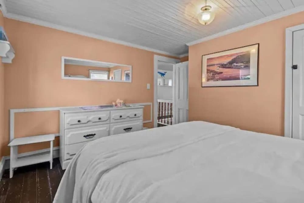 Tigh-na-mara: 4br Historic Seaside Charm Awaits! - Carbonear