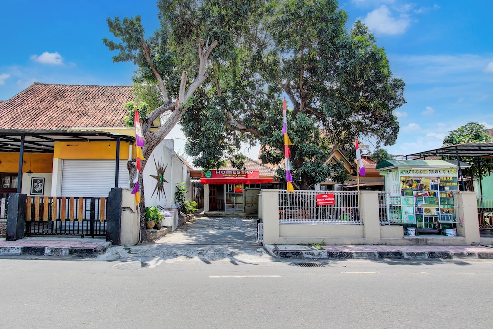 Oyo 94227 Homestay Alqid Syariah - Yogyakarta