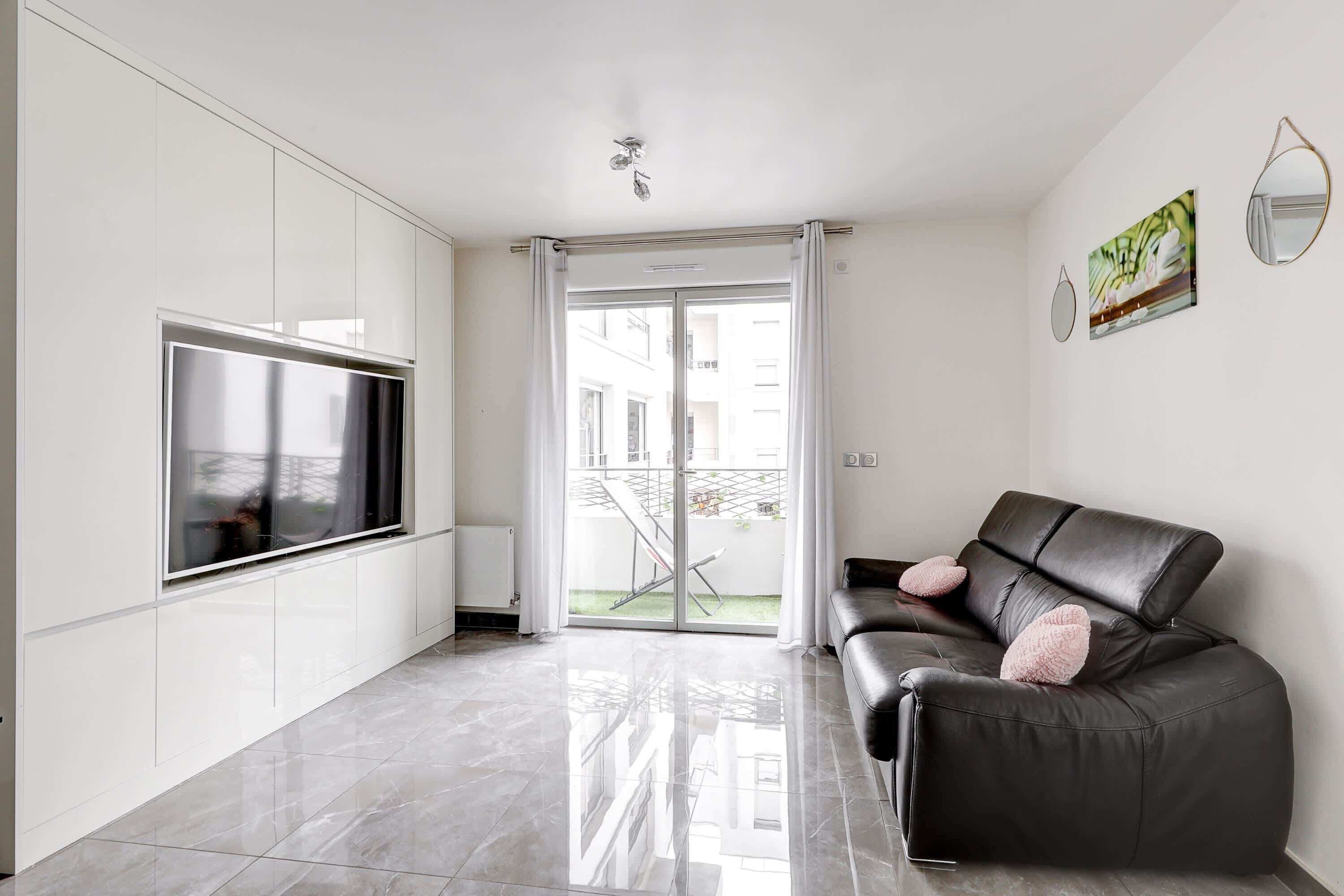 Terrasse Et Lumière Aux Buttes Chaumont - Paris 11e Arrondissement