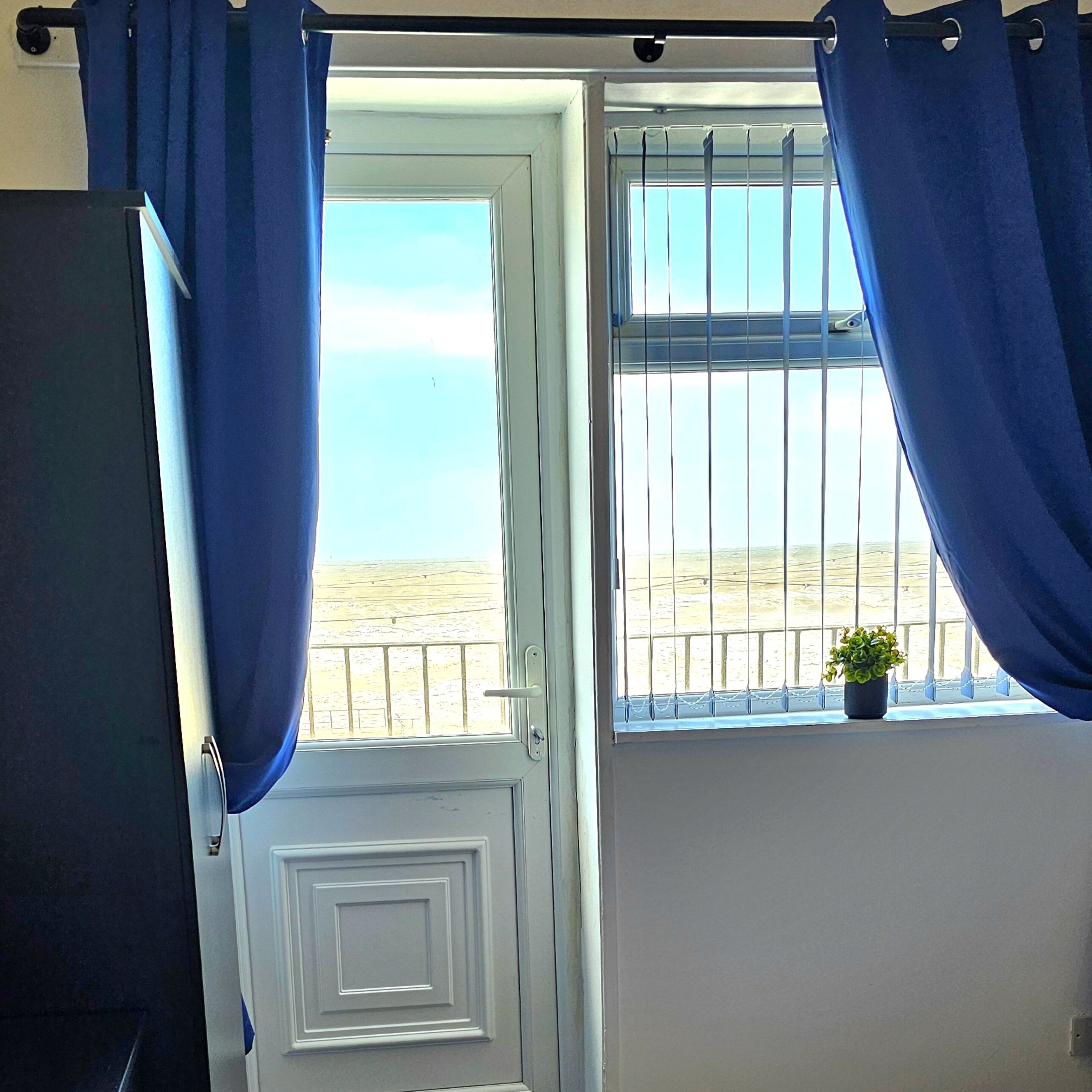 Quarto Clássico com Cama de Casal, vista para o mar | Secretária, secretária adequada para computadores portáteis 