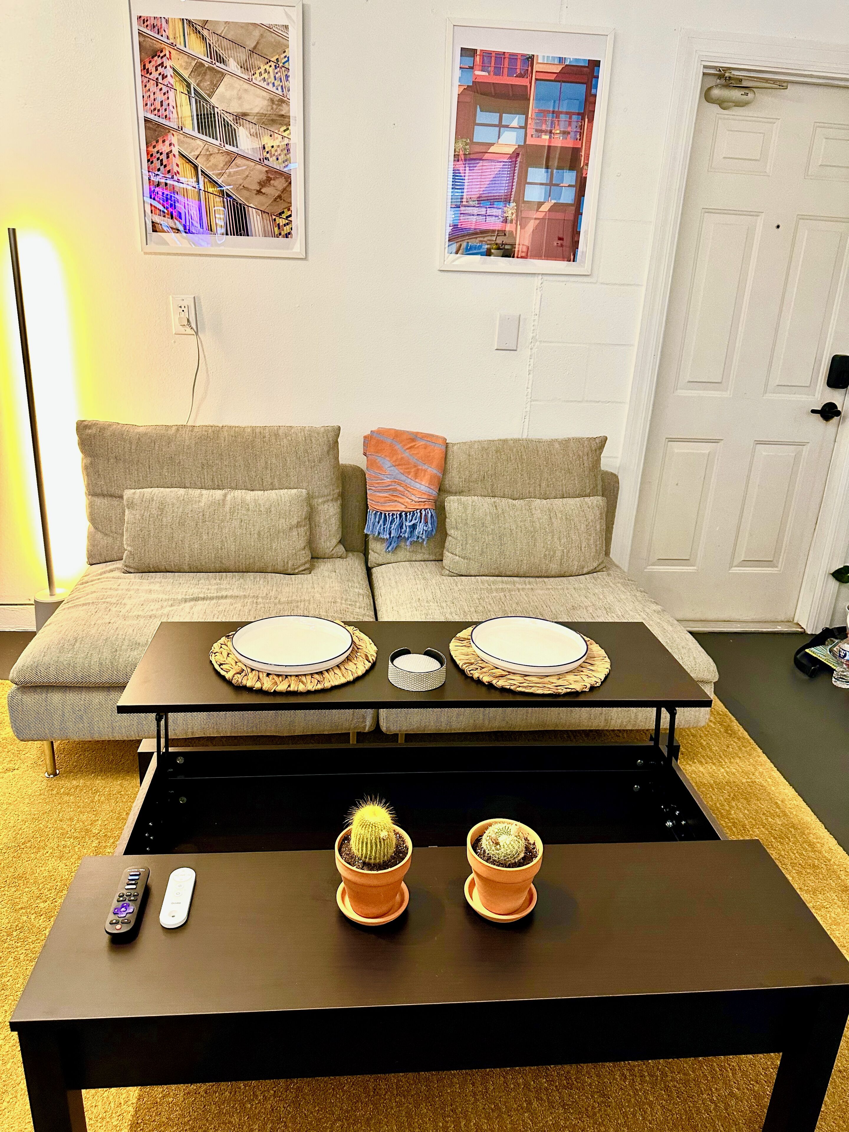 Modern Studio W/ Private Bath, Fast Wi-fi, Laundry - Zephyrhills, FL