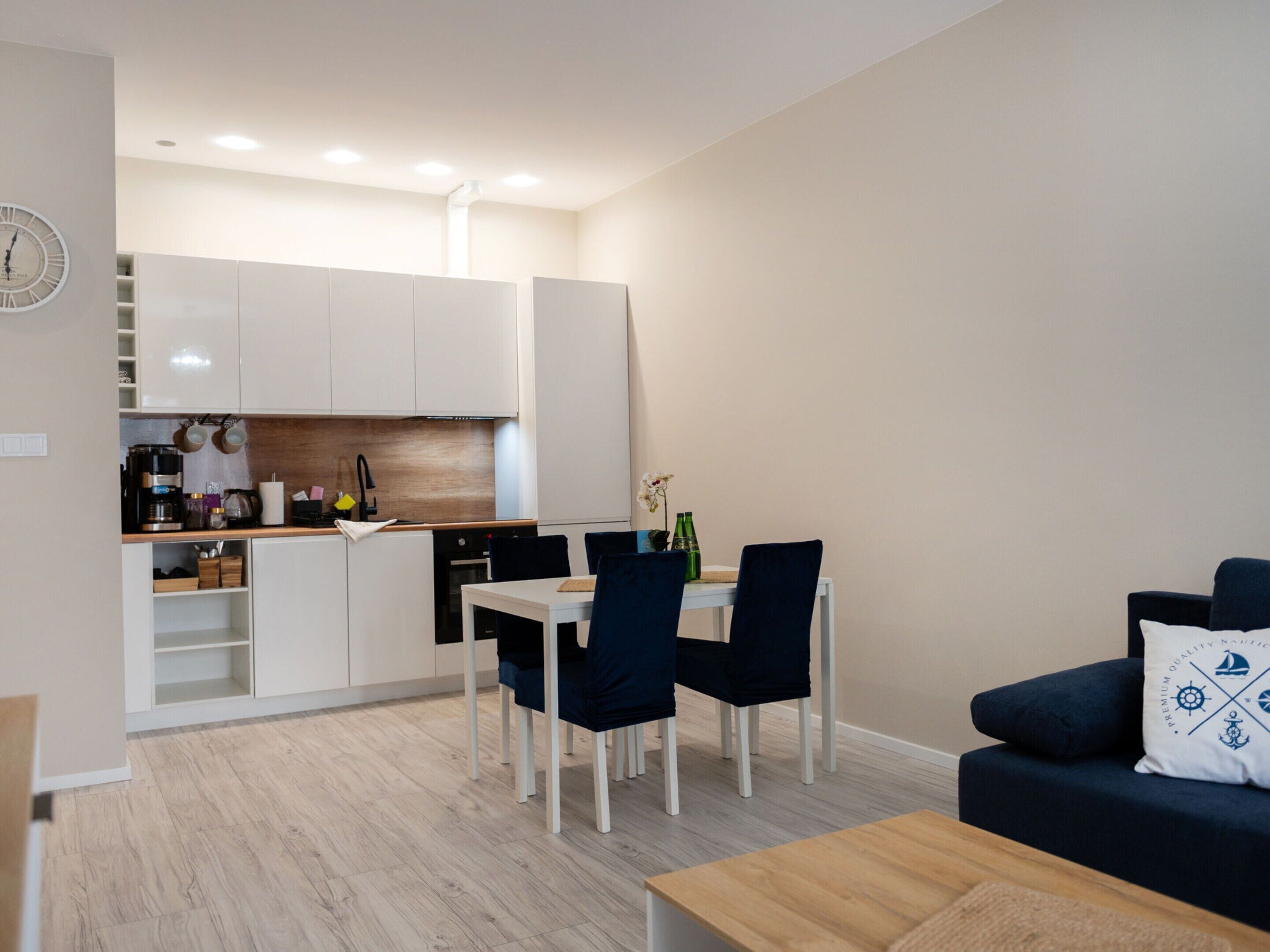 Apartamento | Cozinha privada | Chaleira elétrica, cadeirão de bebê