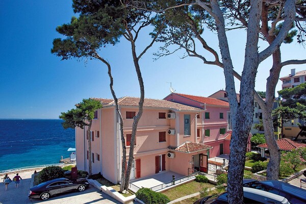Apartment In Veli Losinj By The Beach - Veli Lošinj