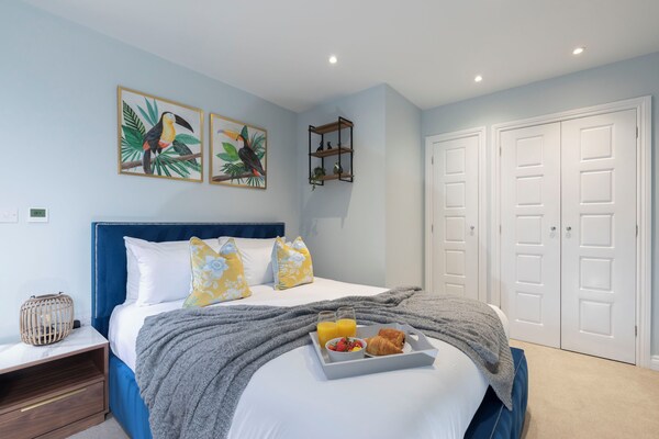 Elliot Oliver- Charming 1 Bed Apartment - Gloucester, UK