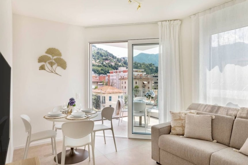 Elegant New Apt With Ac, Private Balcony & Garage - Lugano