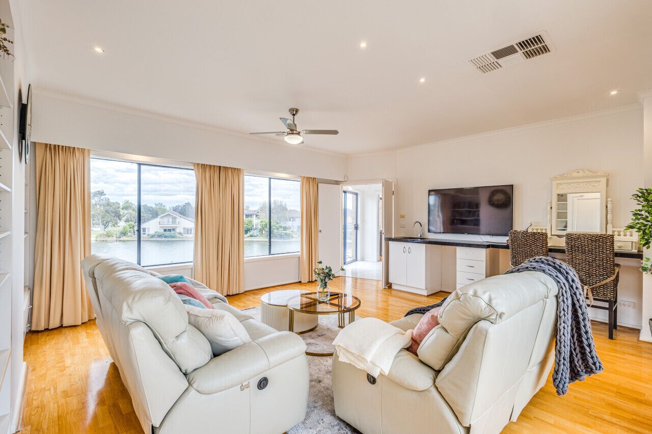 Stayau 6br Deluxe Lakeview House Point Cook - Point Cook