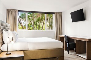 Suíte superior, 1 cama King e sofá-cama | Cofres nos quartos, escrivaninha, espaço de trabalho para notebook
