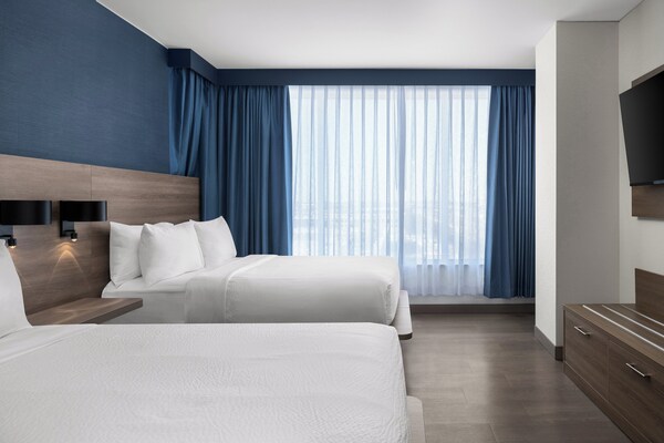 Holiday Inn Express Montreal Airport - St-laurent By Ihg - Montreal