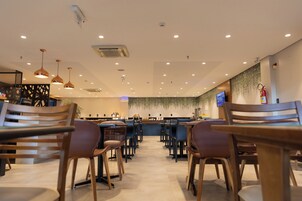 Pequeno-almoço tipo buffet diário incluído 