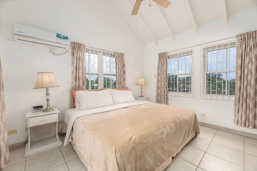 Vida Mejor--waterfall (Private Pool) - Barbados