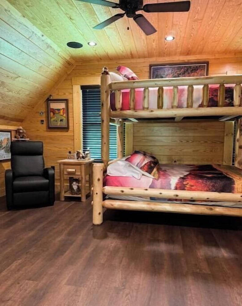 New Cabin! Elk Watching In Maggie, Easy Access. 10min To Blueridge Pkwy. - Maggie Valley, NC