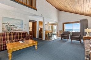 Casa de Férias Exclusiva, 2 quartos | Casa de banho | Artigos de higiene pessoal grátis, um secador de cabelo