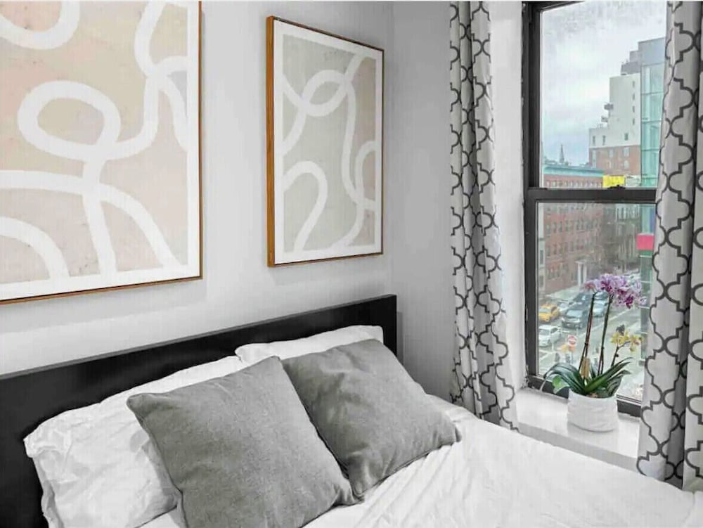 NYC XL 3 bedroom 4 bed Brownstone Gem ! - New York | Vrbo