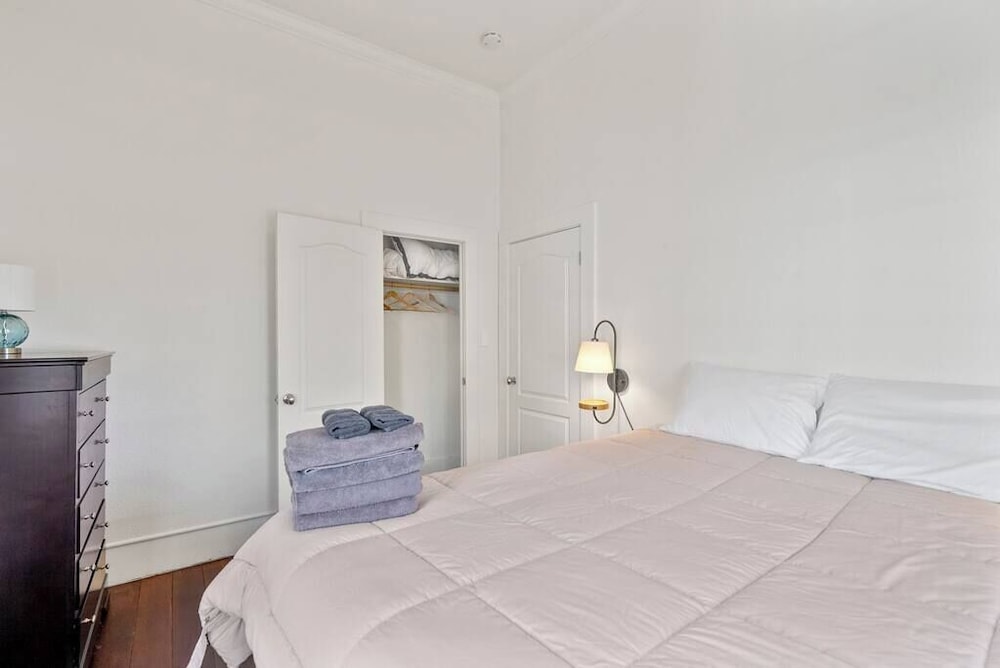 Hot Tub | Prime Dwtn Napa | 3 Bed | 2 Bath - Napa, CA