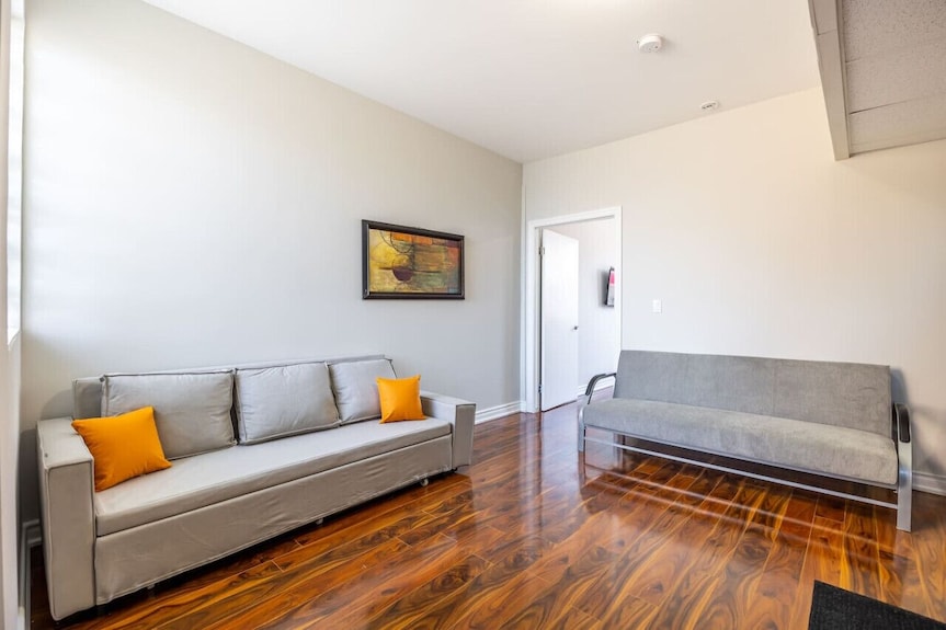 Chic 1br Retreat, Perfect For Niagara Falls Trips - Niagara Falls