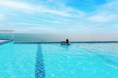 Ever Retreat B&P Beach Villa
