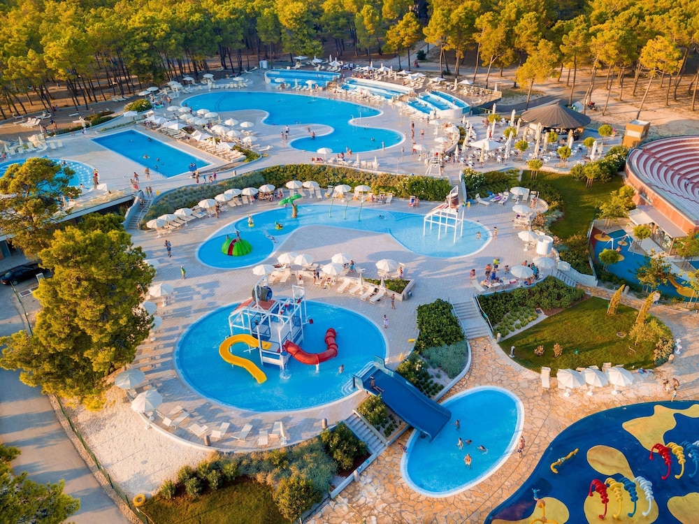 Apartments 4 In Zaton Holiday Resort, With Large Pool Area - Zaton