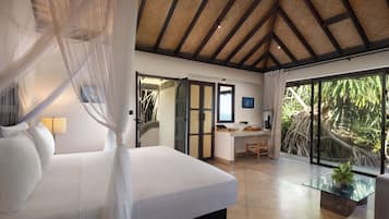 Terrace suite with sea view | 1 quarto, cofres nos quartos, escrivaninha, cortinas blackout