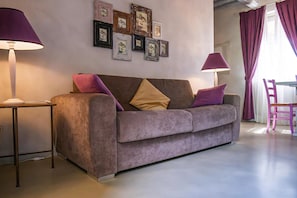 Apartamento | Sala de estar | Lareira 