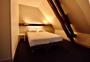 Quarto casal ou duplo standard | Escrivaninha, Wi-Fi de cortesia