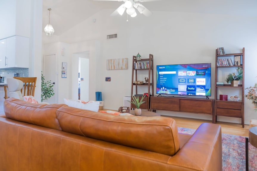 Modern House With Office, Cornhole, Near Freeways - Chandler, AZ