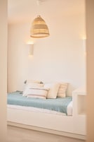 Suite Júnior | Roupa de alta qualidade, camas de colchão viscoelástico, minibar