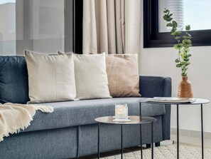 Apartamento, 2 quartos, varanda, Vista para a cidade | Sala