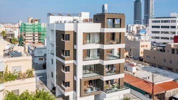 Apartamento, 2 quartos, sacada, vista para a cidade | Fachada da propriedade