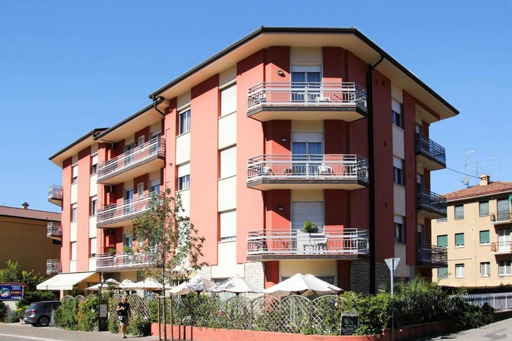 Apartment In Garda Near Shopping - Garda