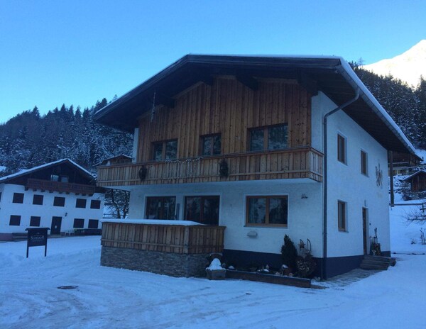 Chalet In Steeg Near Ski Slopes - Steeg