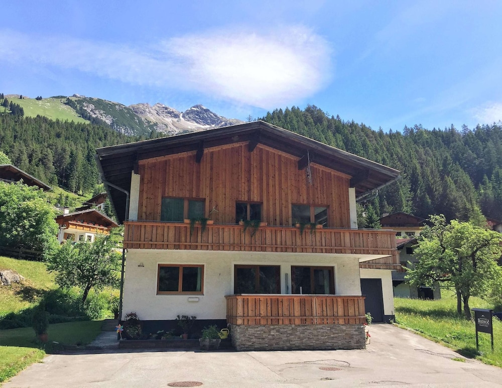 Chalet In Steeg Near Ski Slopes - Steeg
