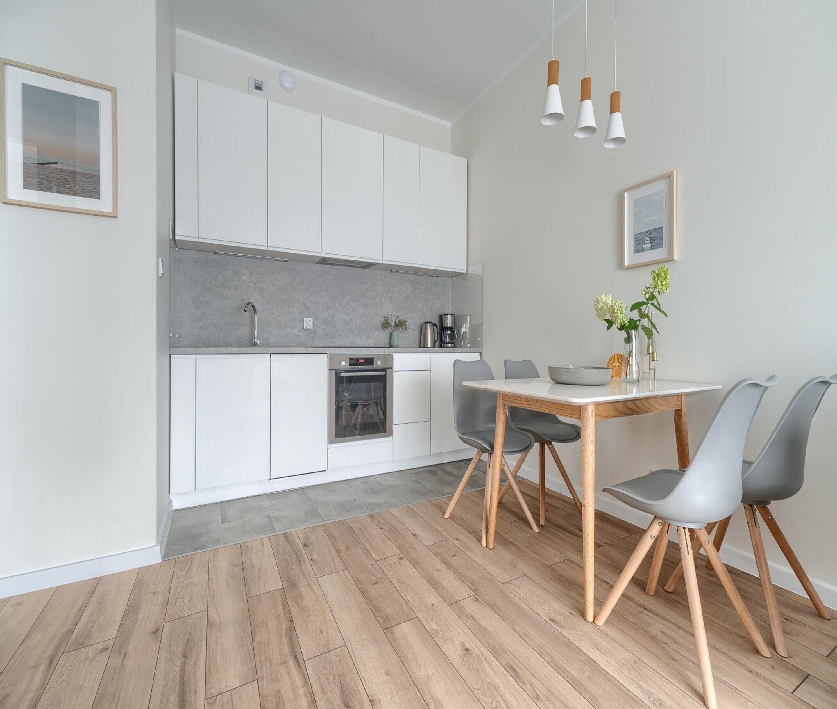 Apartamento | Cozinha privada | Chaleira elétrica, cadeirão de bebê
