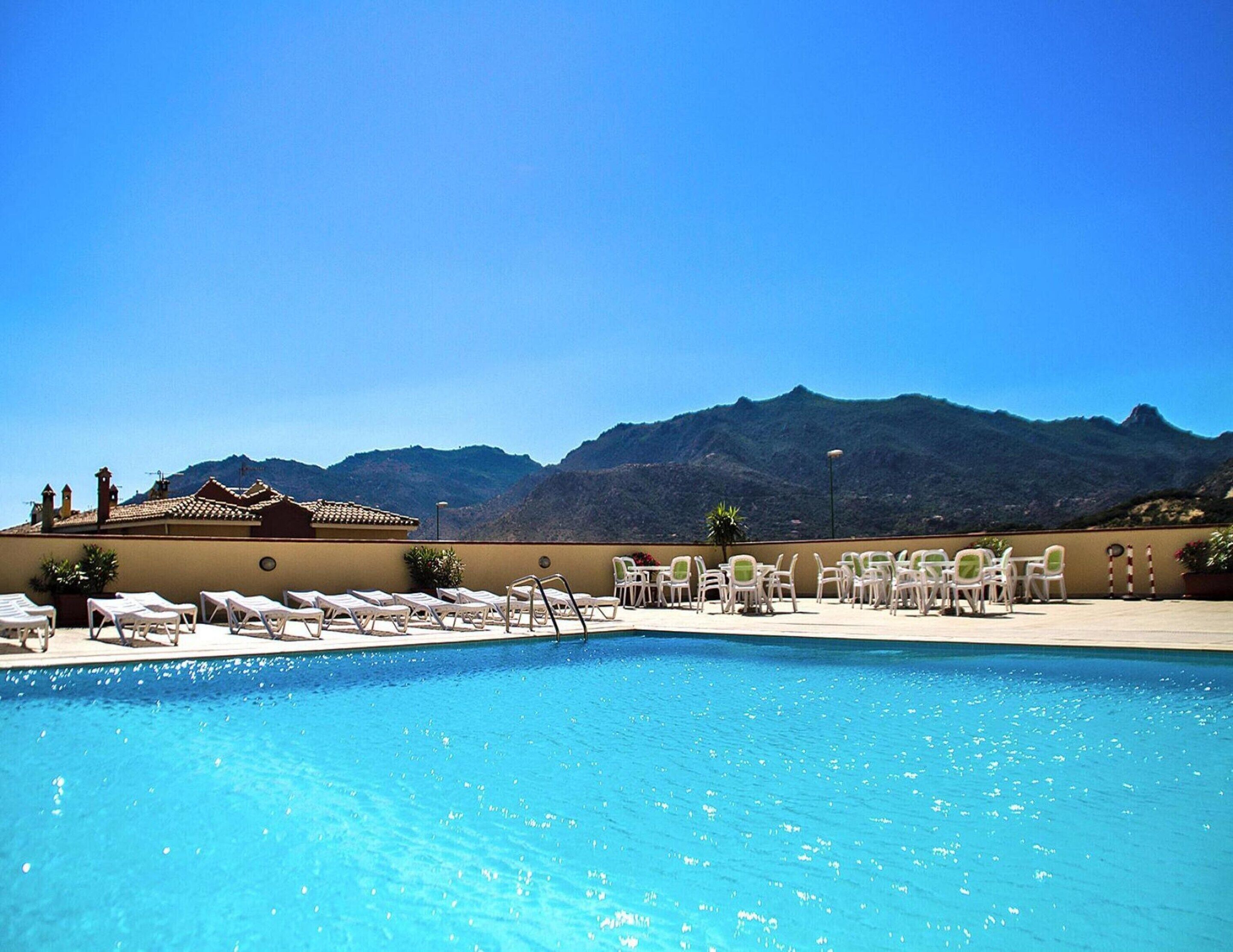 Apartamento | Piscina | Piscina exterior 