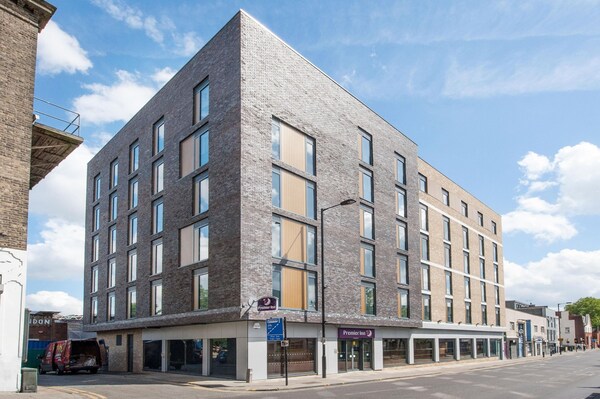 Premier Inn London Hackney - London