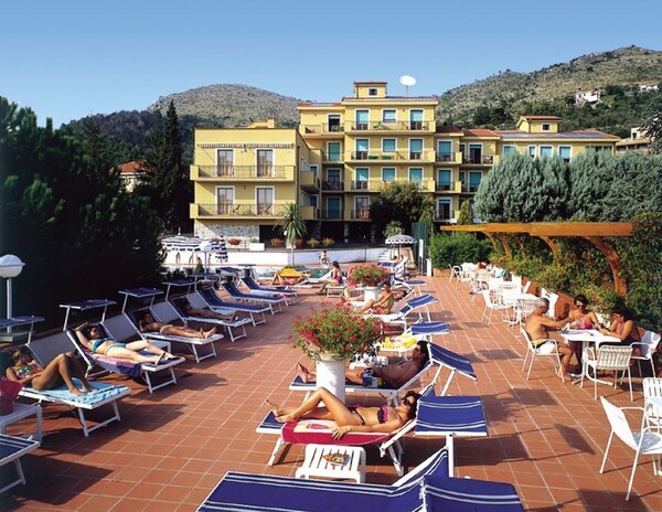 Apartment In Pietra Ligure With Communal Terrace-formerly Tui Ferienhaus - Pietra Ligure