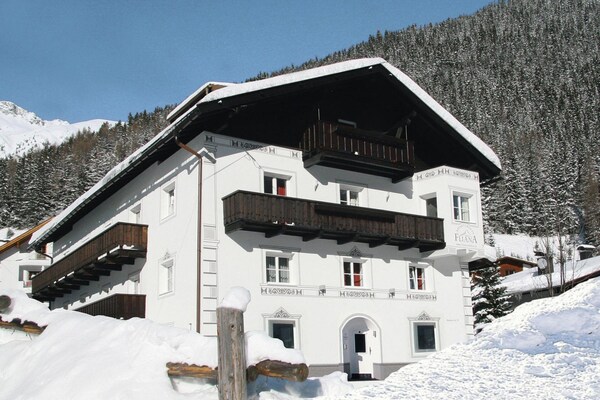 Apartment In Ischgl For Winter Sports Enthusiasts - Saint Anton am Arlberg