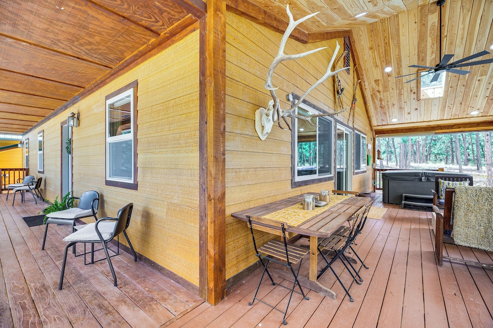 Cabin W/ Hot Tub, Deck & Mtn Views In Westcliffe! - Westcliffe, CO