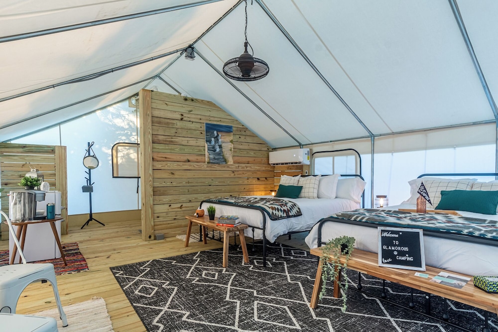 Site #07 Double Safari Tent With Ensuite Bath - Orange, France