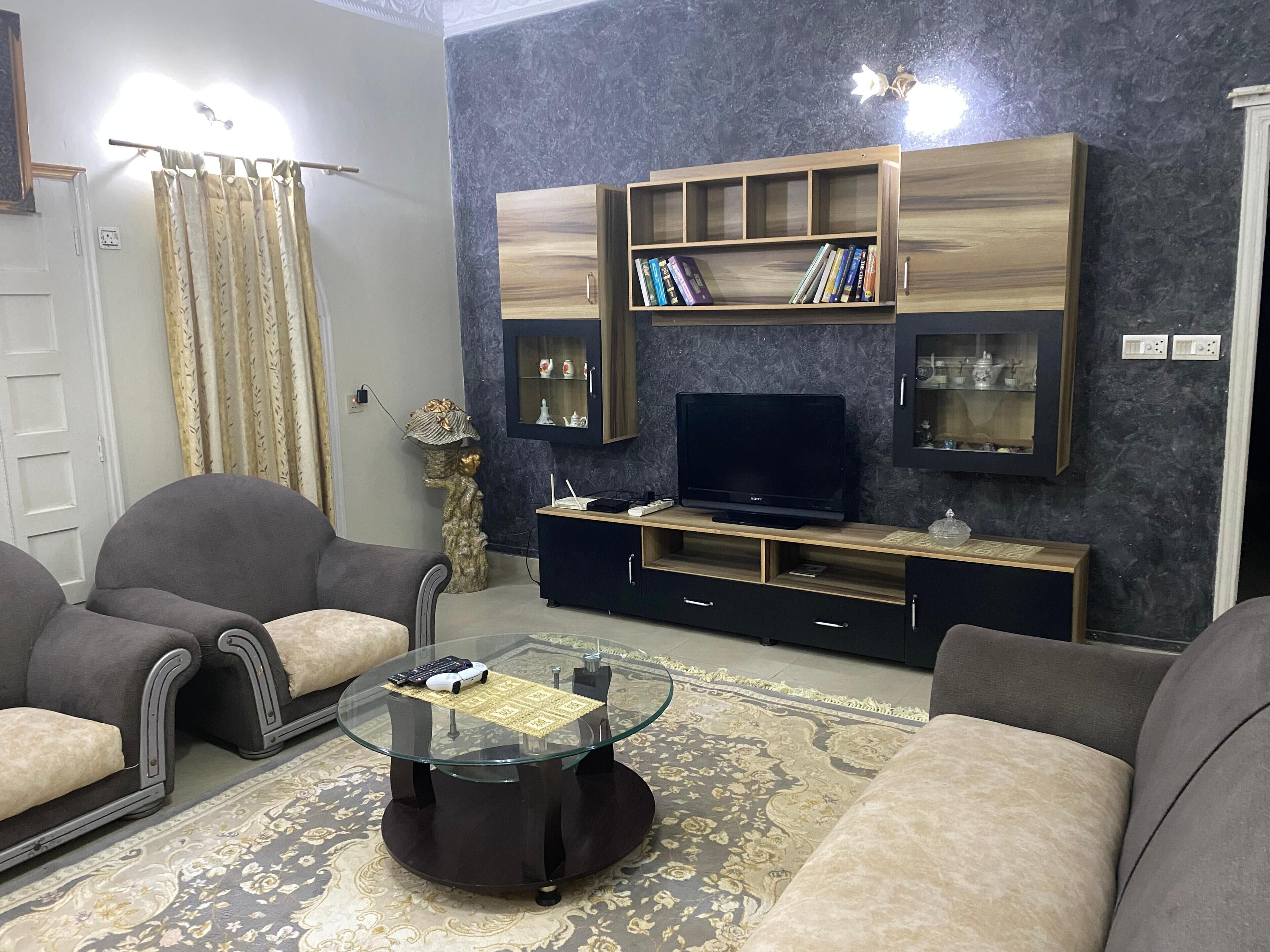 Charming 3-br Haven With Wifi, Ac In Central Karachi - Karachi