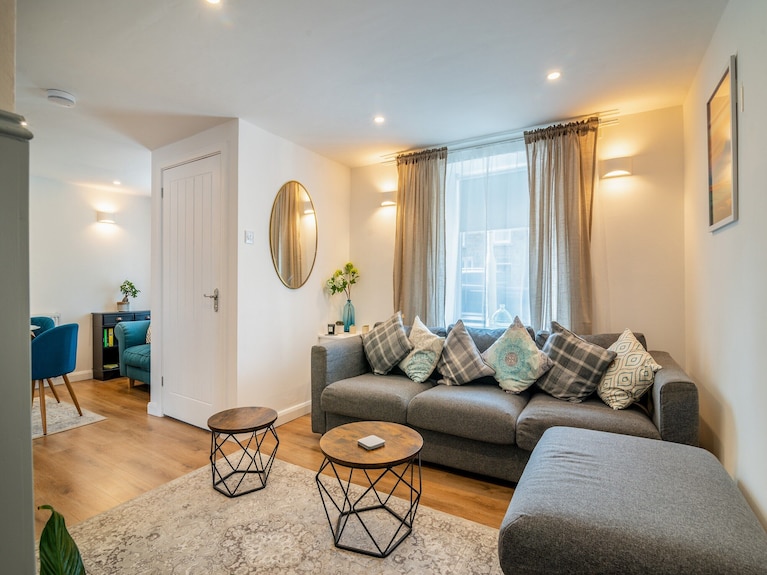 2 Bedroom Accommodation In Treorchy - South Wales